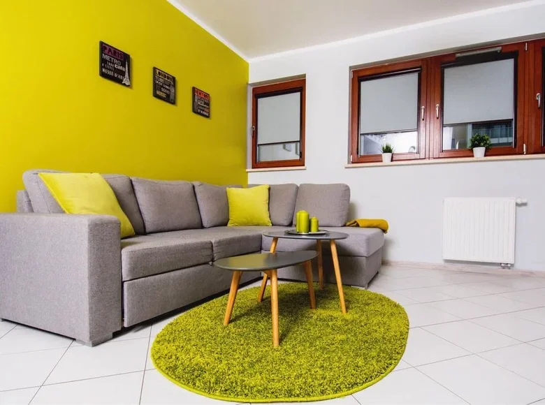 Monthly rental 2 room apartment, 41 m², €1,030 - Warsaw, Poland