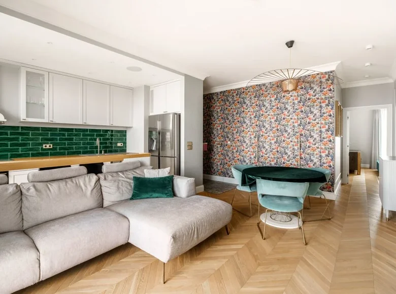 Monthly rental 3 room apartment, 68 m², €2,094 - Warsaw, Poland