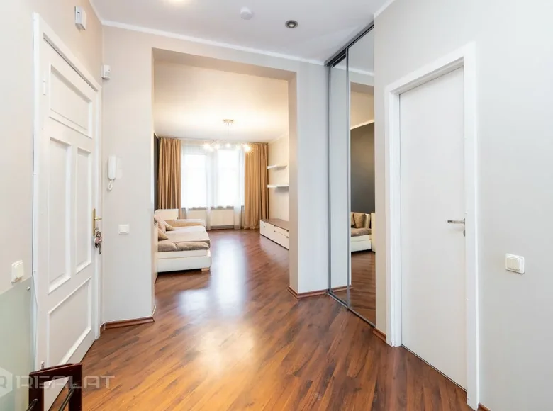 Monthly rental 3 room apartment, 100 m², €1,000 - Riga, Latvia