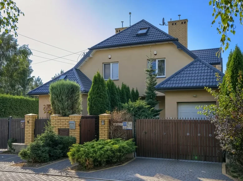 5 room house for sale in Marki, Poland for €296,469 - listing #1852814