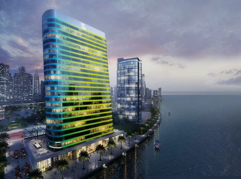 Residential complex The Pad — residence by Omniyat with a swimming pool ...